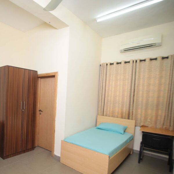 2-Man Room – 2025/2026 Academic Session – Emerald Hall