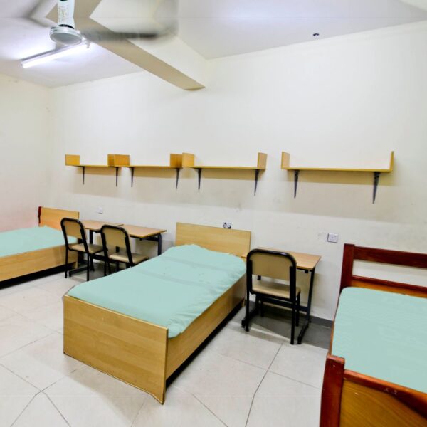 3-Man Room (W0-07) Ground Floor – Emerald Hall